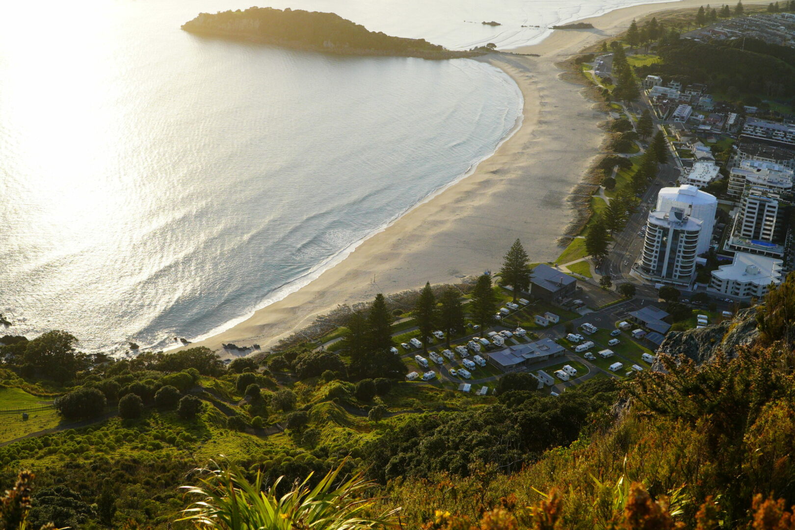 Hit the beach - Mount Mainstreet